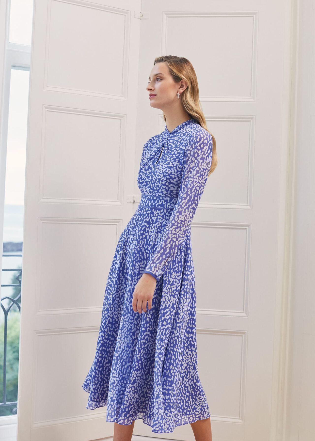 The Helena Dress Outfit